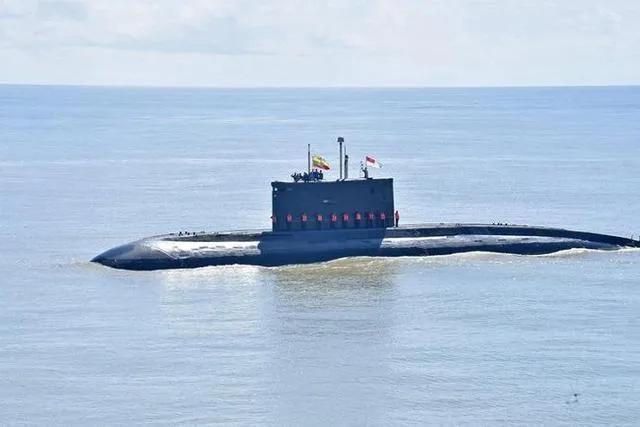 The 035B hybrid AIP submarine equipped by the Myanmar Navy - iMedia