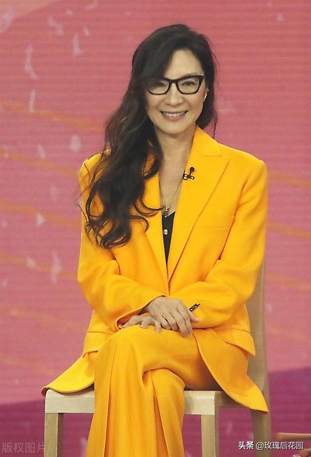Michelle Yeoh attended the event, wearing a yellow casual suit to show ...