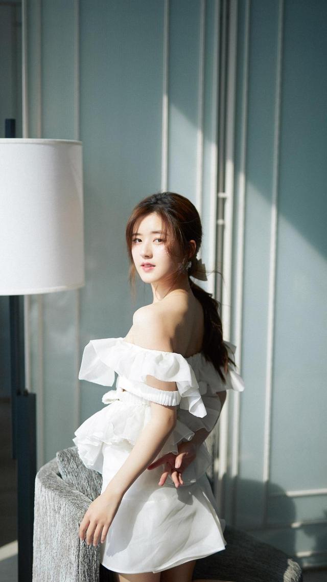 Zhao Lusi, stunning photo - iMedia