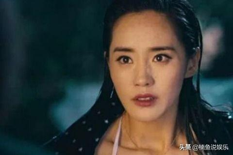 "Qiu Ya" has a hot figure, showing a graceful figure in a swimsuit, and ...