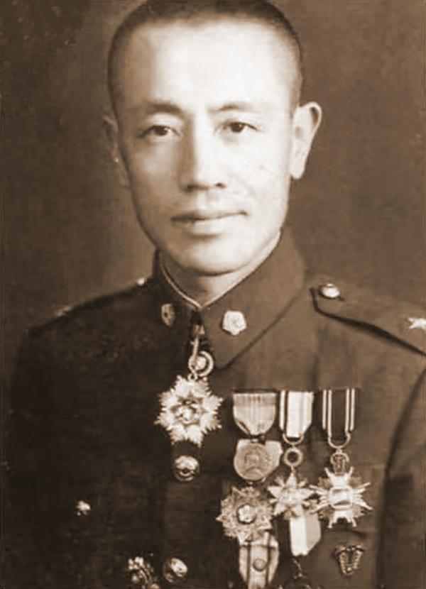 Gou Jitang, Deputy Chief of Staff of the Third Front Army, attending ...