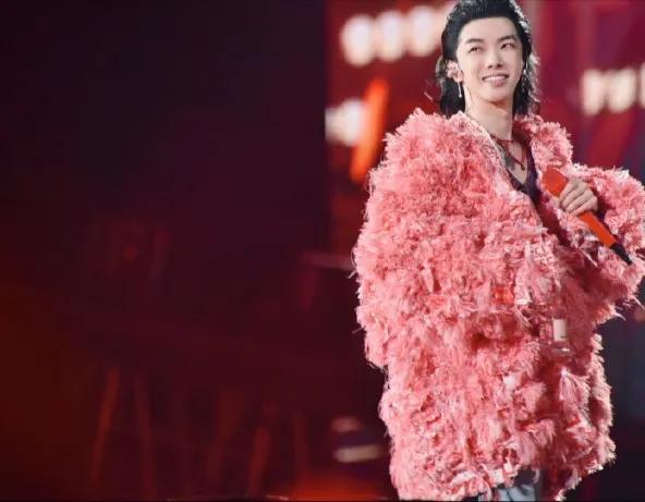 Doesn't have a masterpiece, but brazenly proclaims himself the god of ...