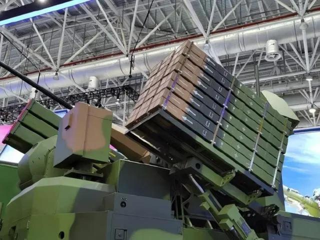 Large amount and full!A vehicle of 96 missiles, China's FK3000, cures ...