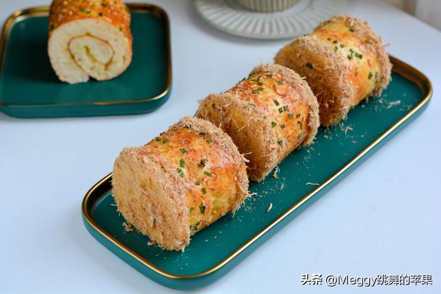 Home baking can not miss the meat floss rolls, never get tired of ...