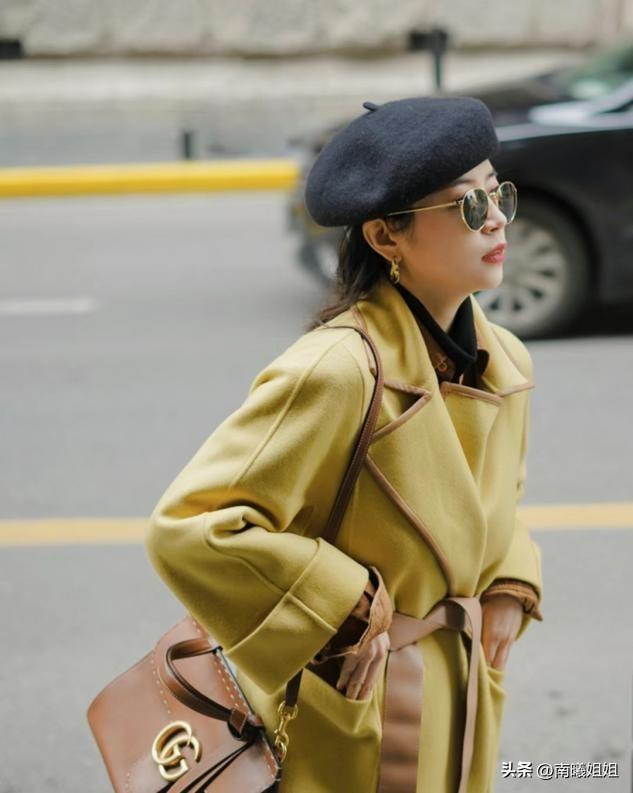 These girls think they are very fashionable, but in fact they are very ...