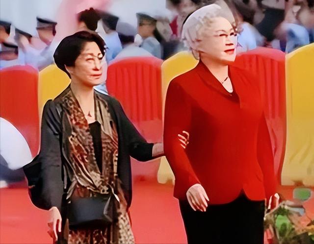 Qin Yi's daughter Jin Feiheng witnessed that her mother's rough life ...