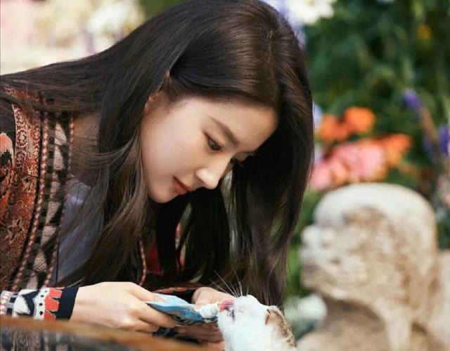 Liu Yifei, Di Lieba, Ju Jingyi, and Yu Shuxin competed on the same stage, but she won! - iMedia