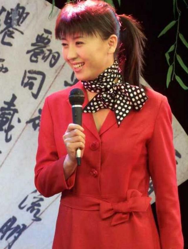 After the divorce, Yan Xuejing is still beautiful, but what about Lin ...