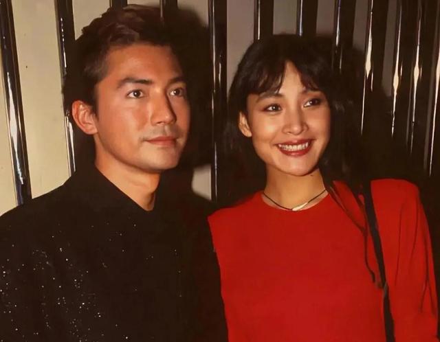 Chen Chong asked Zun Long: "Look carefully at us, don't we match well ...