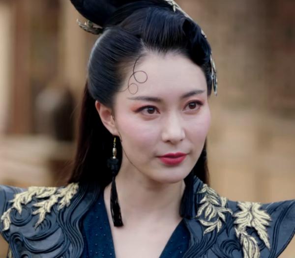 "Starfall Congealed into Sugar" Hu Ran is charming and enchanting, Yuan ...