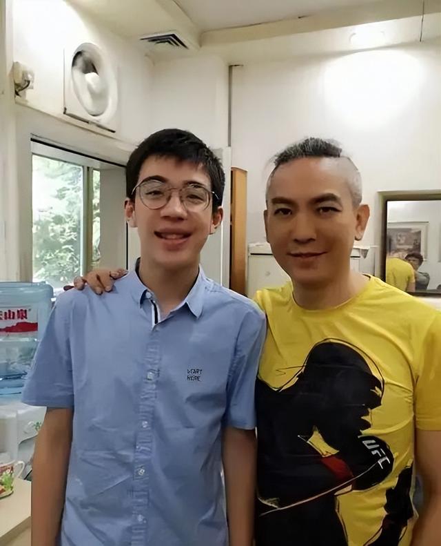 "Paul Kang" Xie En officially quit the film crew, and only Kang Tianxiu ...