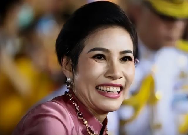 Sinina's priority is to turn the tables and regain her favor, her ...