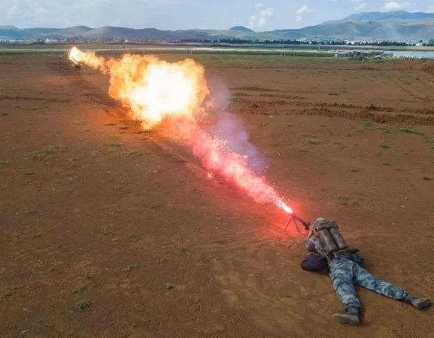 One of Russia's most dangerous weapons! Sunburn heavy-duty flamethrower ...