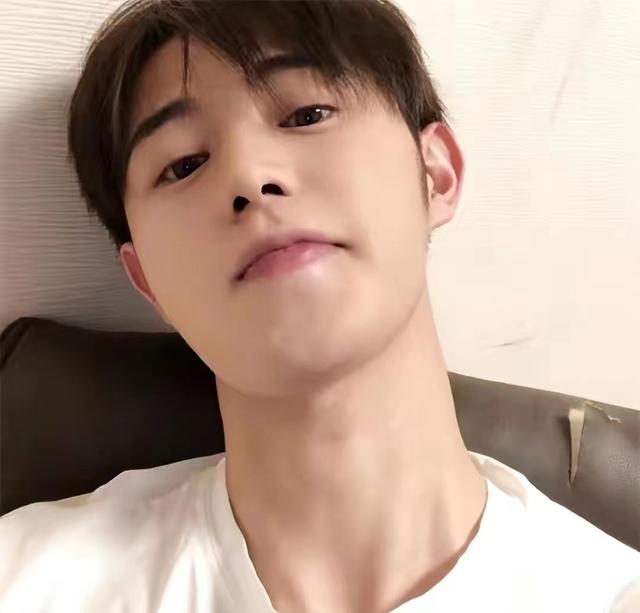 Tong Jincheng opens Xishuangbanna outdoors!Being forcibly kissed by ...