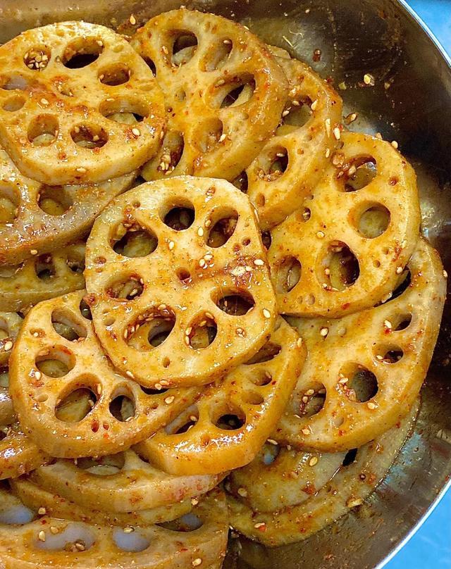 This cold lotus root slices is nutritious, delicious and refreshing ...