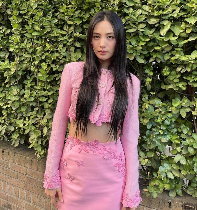 Lin Zhenna NANA's full body tattoo is missing?Dreamy butterfly girl ...