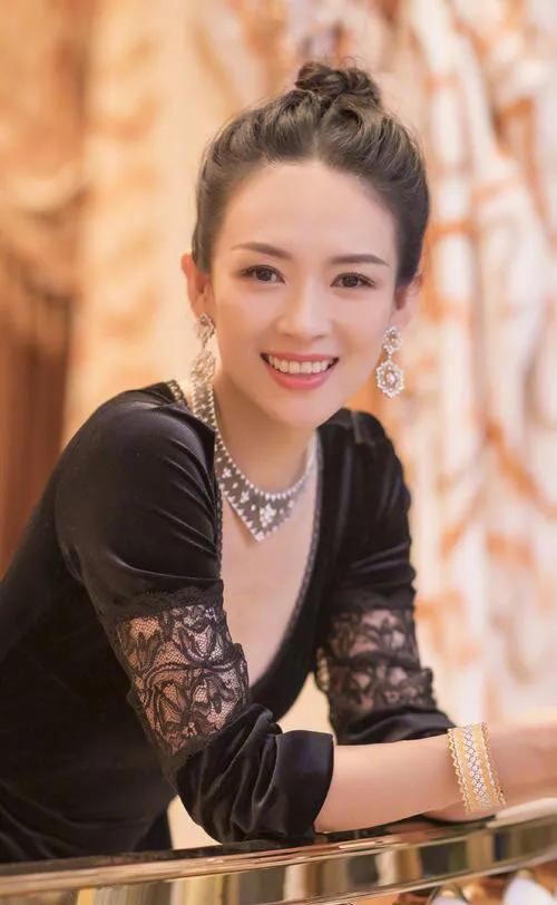 Zhang Ziyi and Cecilia Cheung are one year younger, but they have very ...