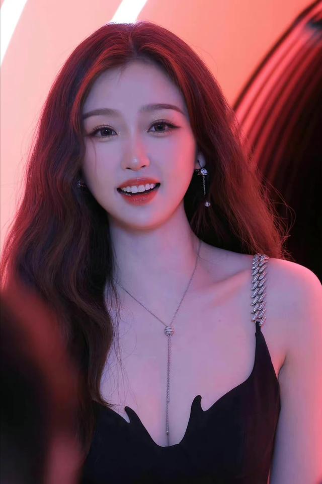 Yu Shuxin is on the hot search again, just because of a black suspender dress?Netizen: I just ...