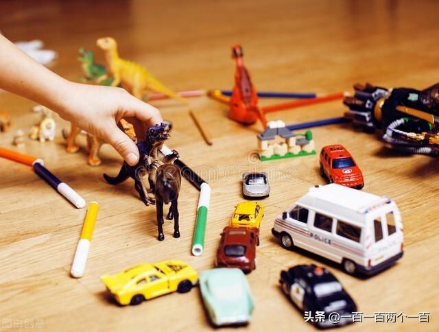 Collecting and sorting are two habitual actions and two different lives ...