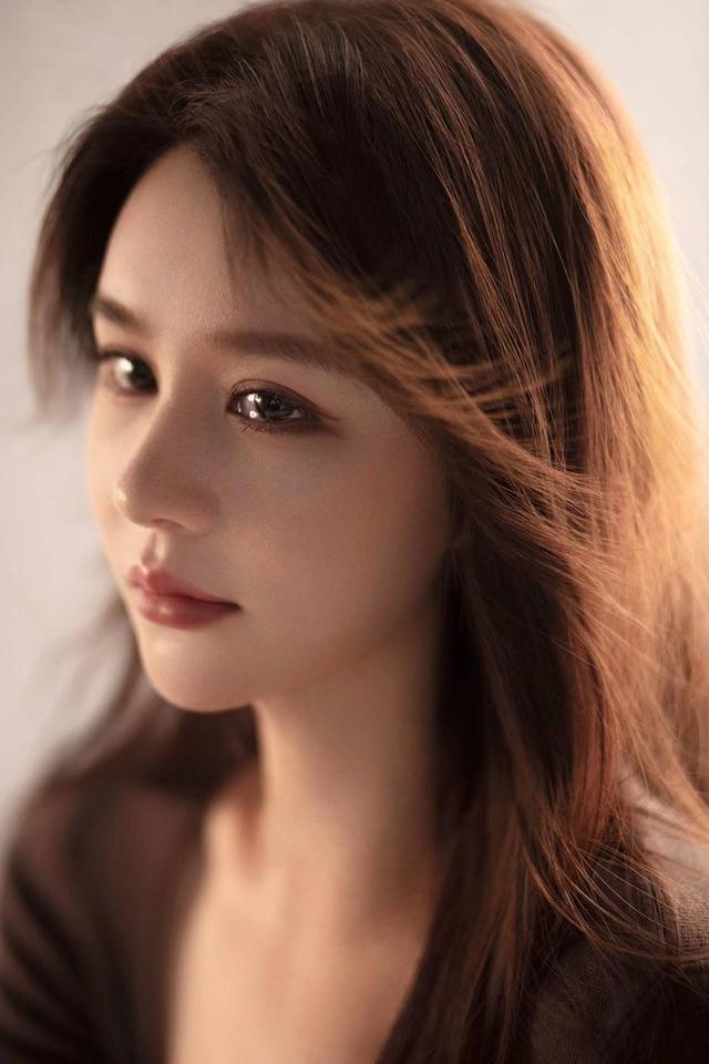 Qiu Yinong's photo exposure gentle French style eyes full of sense of ...