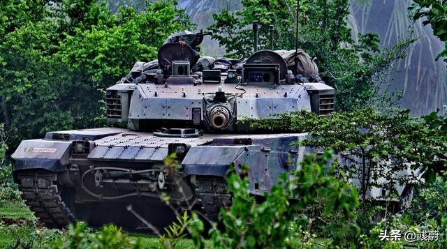 VT4, VT5 foreign trade tanks renamed 99AE, 15E?After reading the full text, you will know why ...