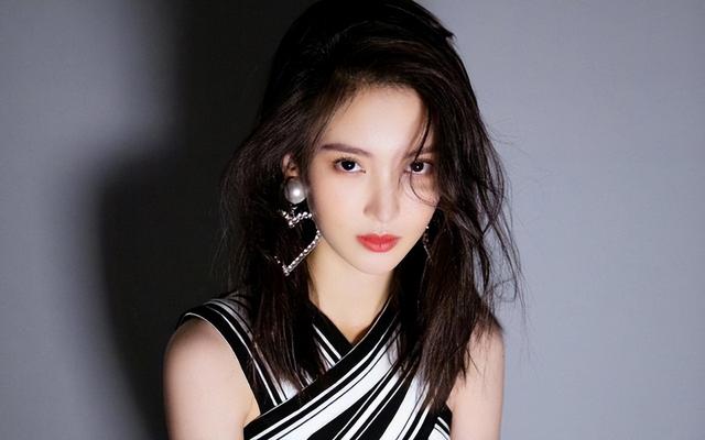 Thin ribs, chopstick legs, paper people, the "morbid aesthetics" in the ...