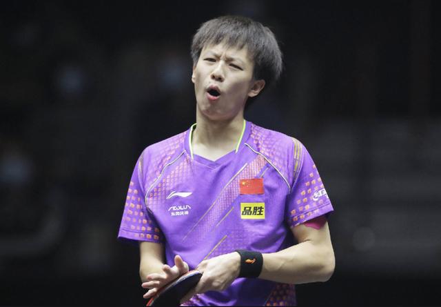 The Chinese women's table tennis meet and sign! Concentrate on the ...