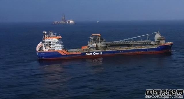 The water depth is 1364 meters! This stone-paving ship built by a ...