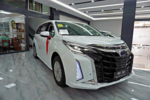 MPV modified "big coffee" - it turns out that Senna can be so tall - iMedia