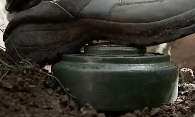 After stepping on a landmine, it won't explode if you don't let go?wake ...