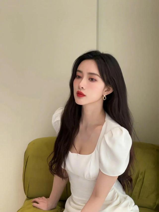 Mencius' white dress is so beautiful - iMedia