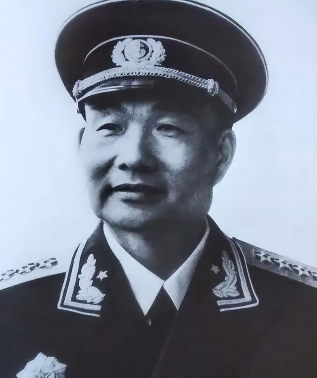 A general from a "land duck" who helped the new Chinese navy tide over ...