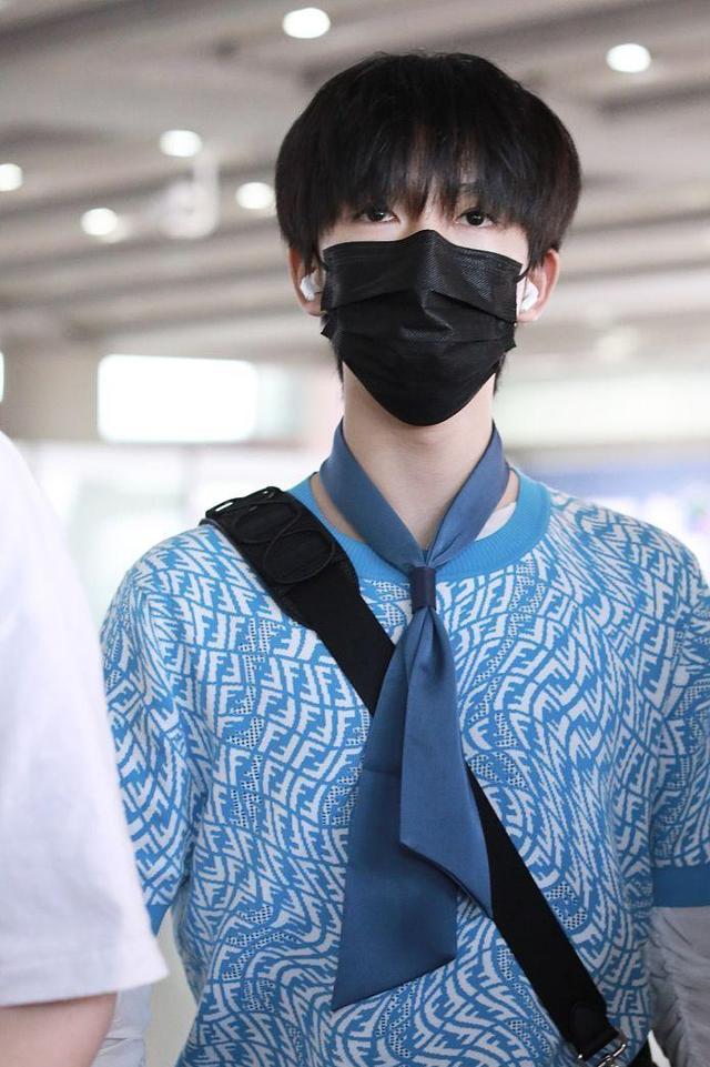 He Junlin, a famous young host - iMedia