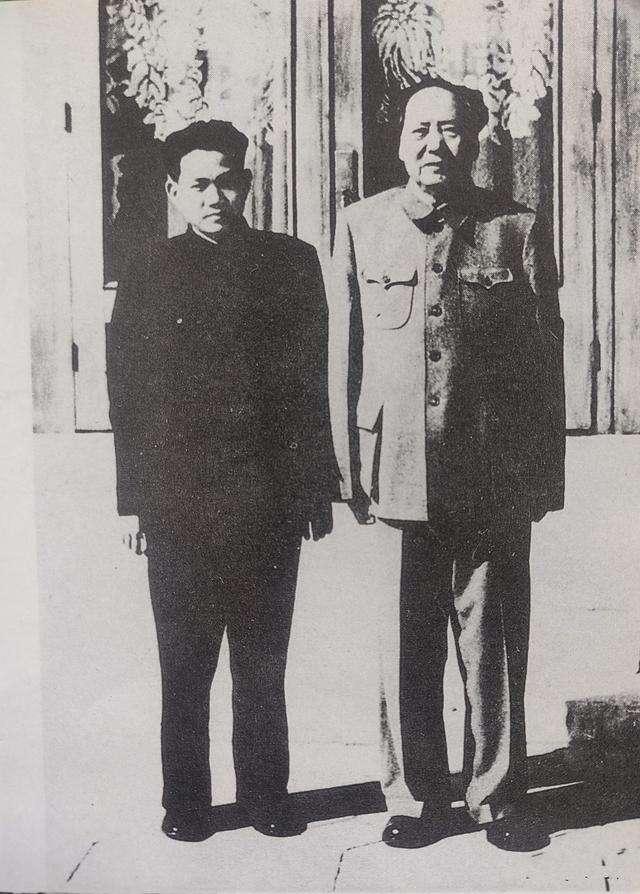 In 1985, Li Yinqiao, a guard of Mao Zedong, met Wang Guangmei by chance. Wang Guangmei: You have ...