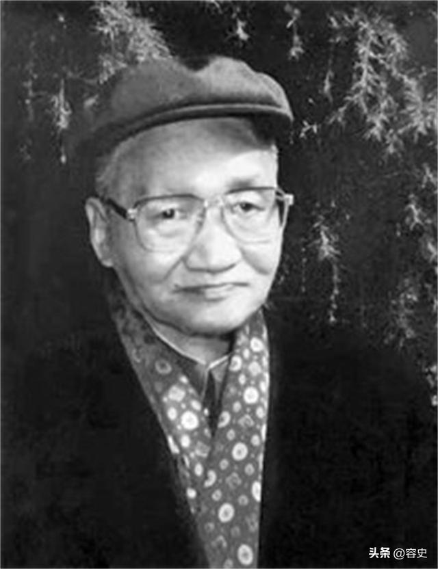 In 1962, Mao Anqing returned to his hometown to worship his mother, but ...