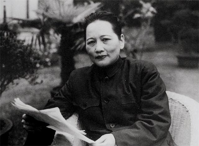 The last photo of Soong Ching Ling before her death, no children, the ...