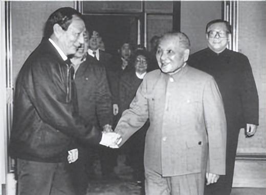 Why did Deng Gong insist on supporting the "dark horse" Premier Zhu ...