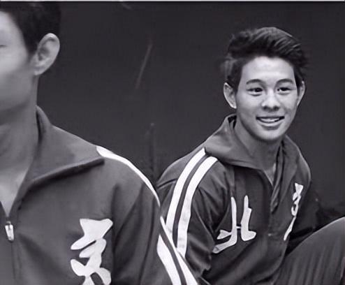 Jet Li broke the news that he will be in a wheelchair for life!Another ...