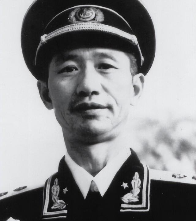 Zhou Xihan, who joined the Red Army at the age of 15, was praised by ...