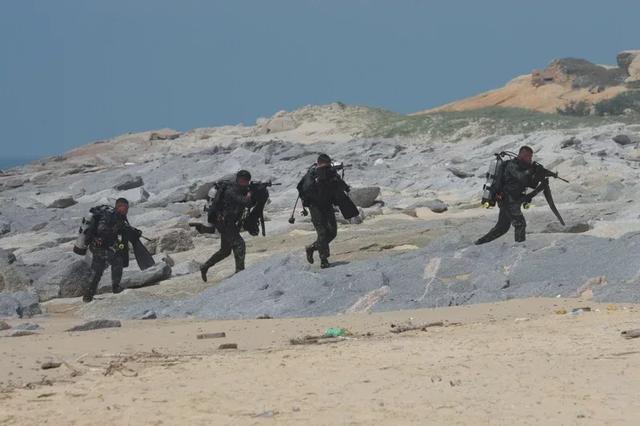 Ambitious!The US military training Taiwan army is mentioned again, and ...