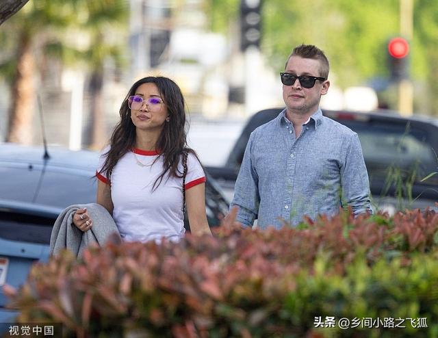 'Home Alone' star Macaulay Culkin walks hand in hand with wife - iMedia