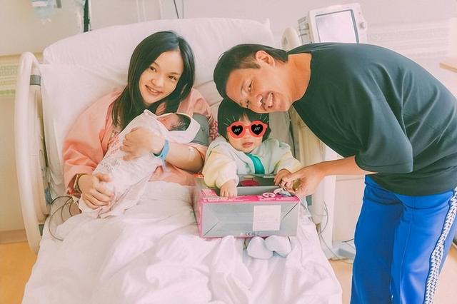Xu Jiaying's second treasure showed her face, and posted a family ...