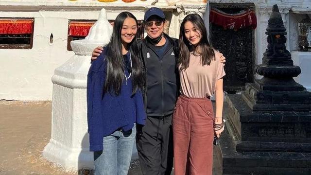 Jet Li's family portrait exposed!Daughter looks like Lizhi - iMedia