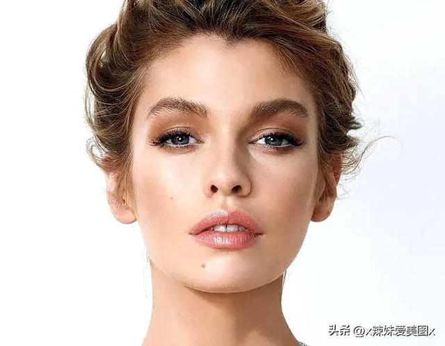 Supermodel (Stella Maxwell) Photo - iMedia
