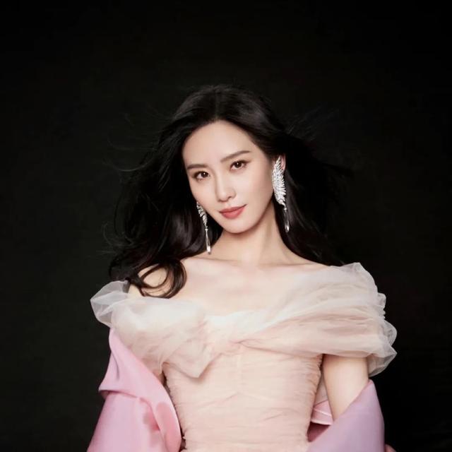 Liu Shishi, Ju Jingyi, He Ruixian, Liu Haoran, Zhou Dongyu, Tang Wei ...