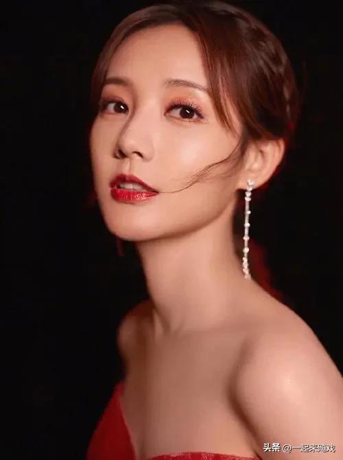 The Legend of the Condor Heroes 2016 version of Huang Rong's actor Li ...