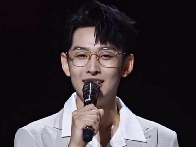 28-year-old Qi Sijun, who overcame difficulties in Mango Taiwan, signed ...
