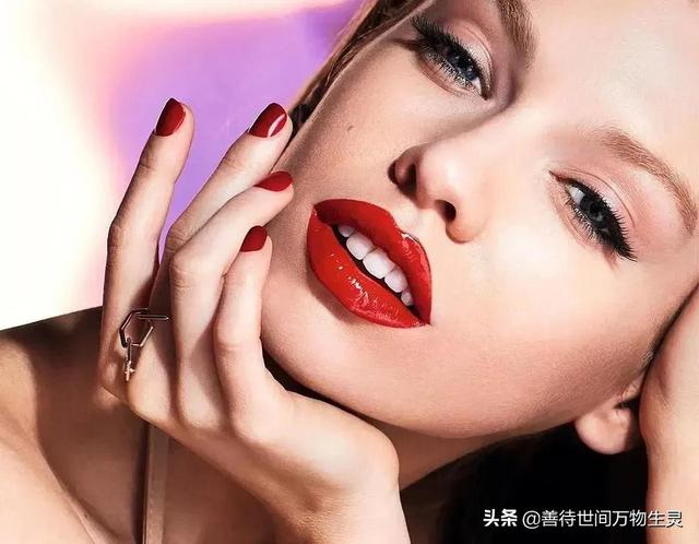 British supermodel Stella Maxwell photo album - iMedia