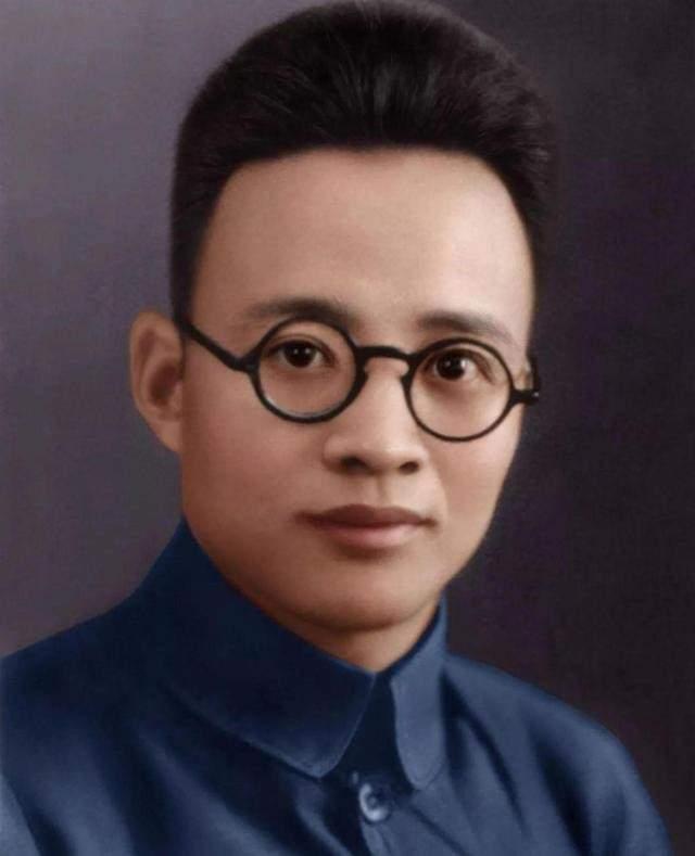 After Bo Gu was relieved of his command, Premier Zhou had a long talk ...