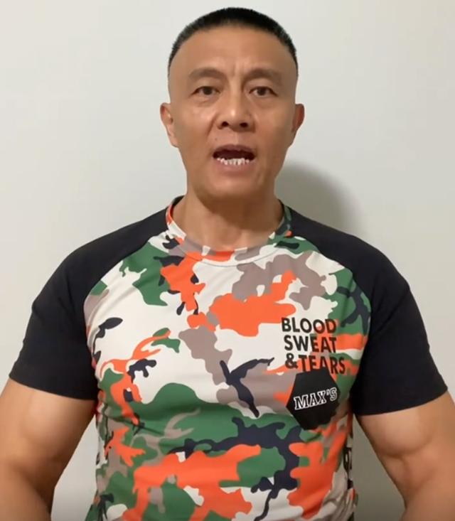 A recent photo of actor Chang Rong was exposed. The 59-year-old is keen ...